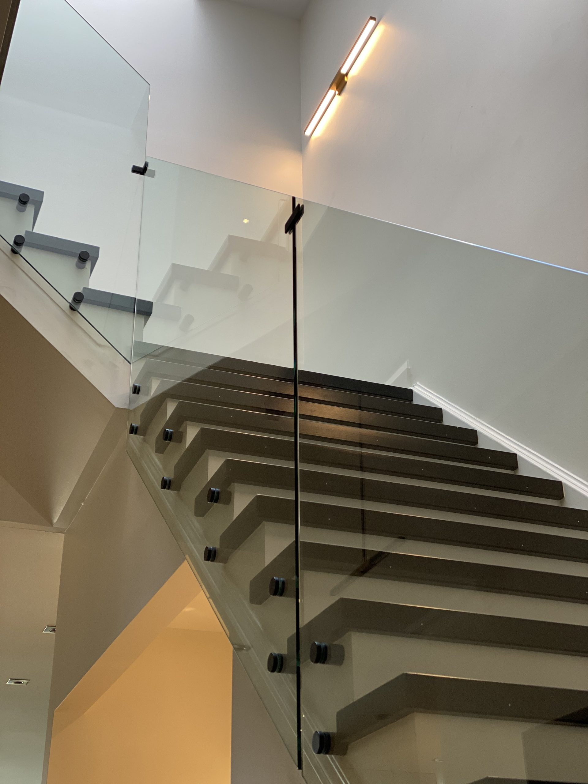 Stairs » Roble Glass Railings