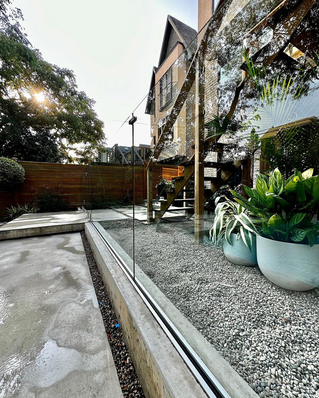 Top 5 Benefits of Installing Glass Railings Around Your Pool